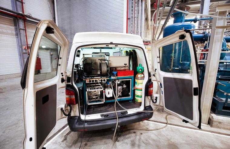 Mass Spectrometer – Helium Leak Test | Applus+ in the USA