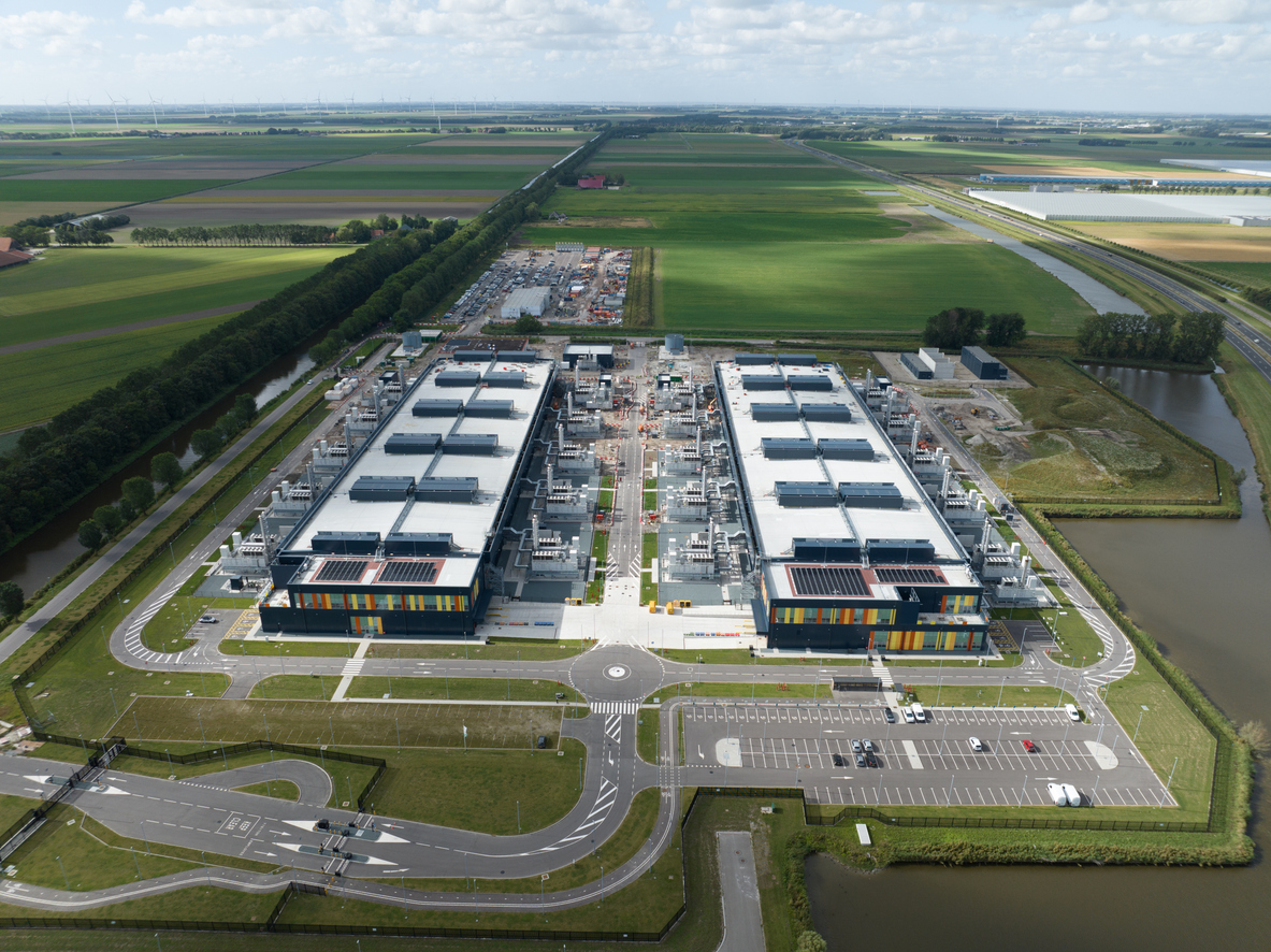 The environmental impact of data centers: From megawatts to water drops ...